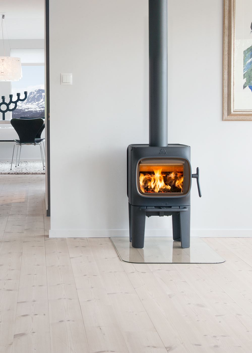 Jøtul F 105 B - Liten og effektiv vedovn i støpejern - Ildstedet